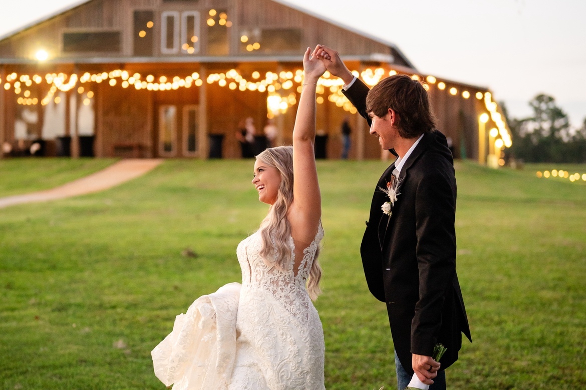 The Barn at Lakeside Ranch - Wedding & Event Venue in Hawthorne, Florida