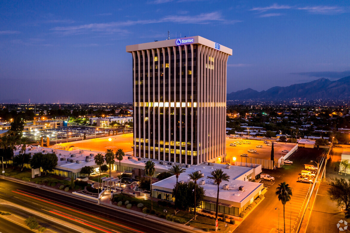 Contact Pinnacle Insurance Group